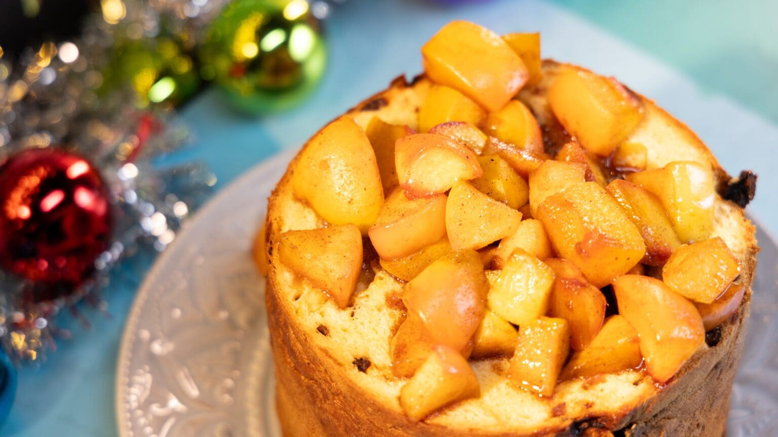 Apple, Peach and Ginger Flambe - Gusto TV