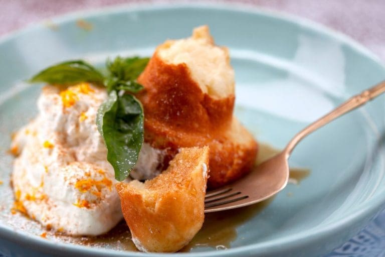 Rum Babas (Babà Al Rum) - Gusto TV