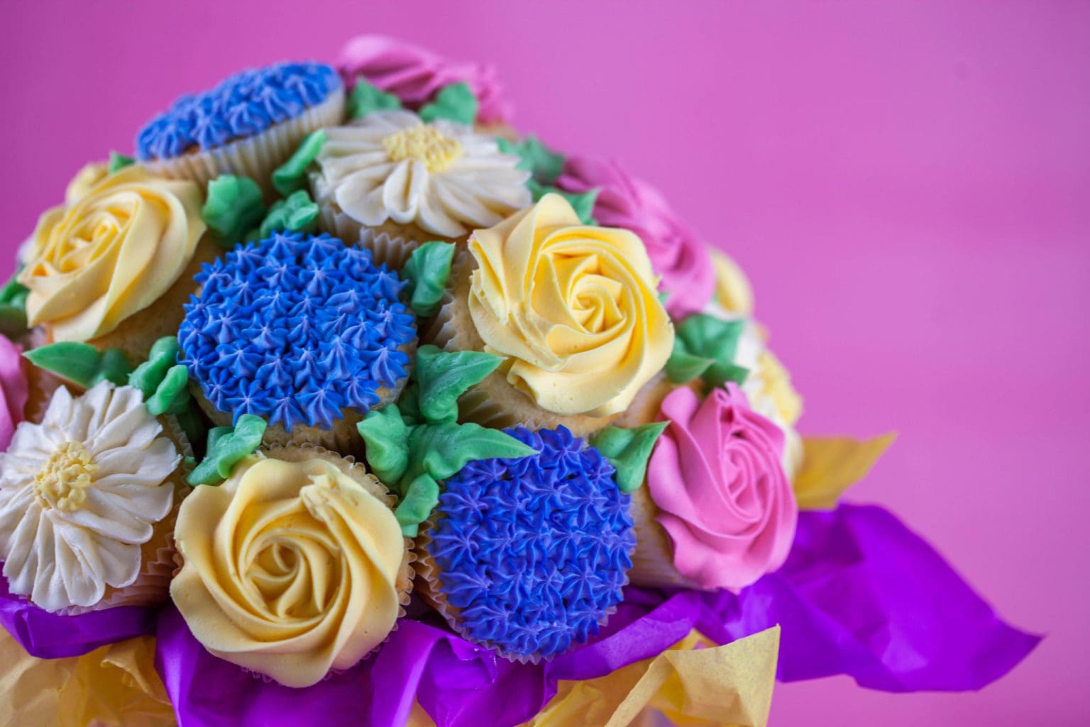 Stunning Cupcake Bouquet Recipe - Gusto TV 1