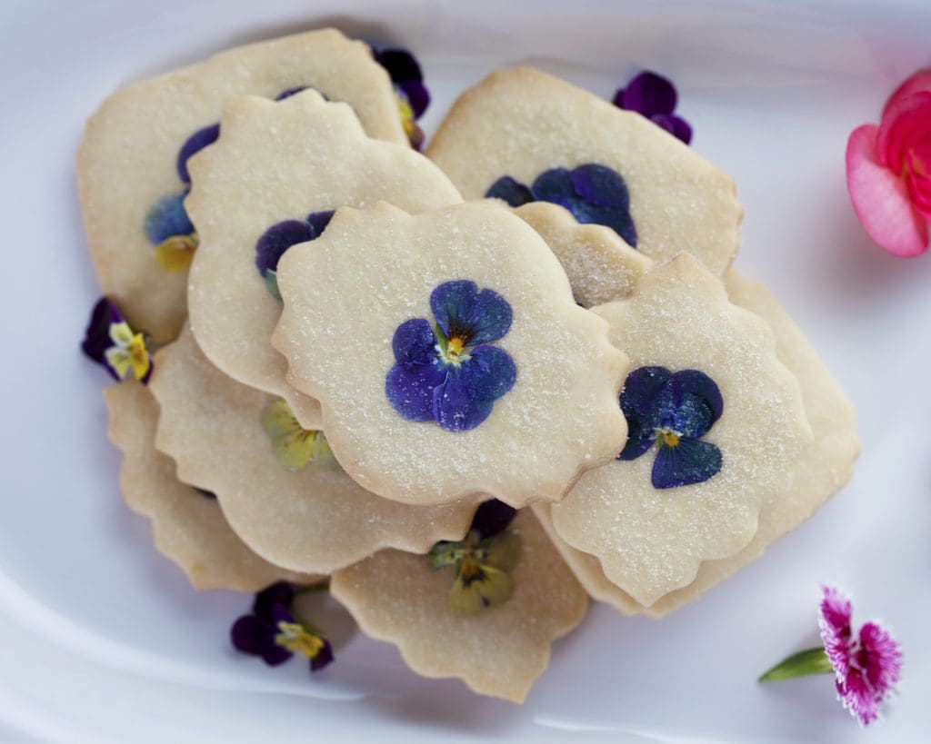 Shortbread with Flowers - Gusto TV