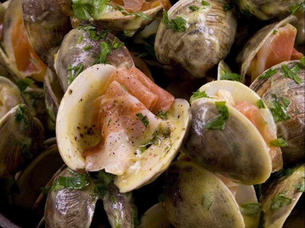 Grilled Clams in the Shell with Serrano Ham - Gusto TV