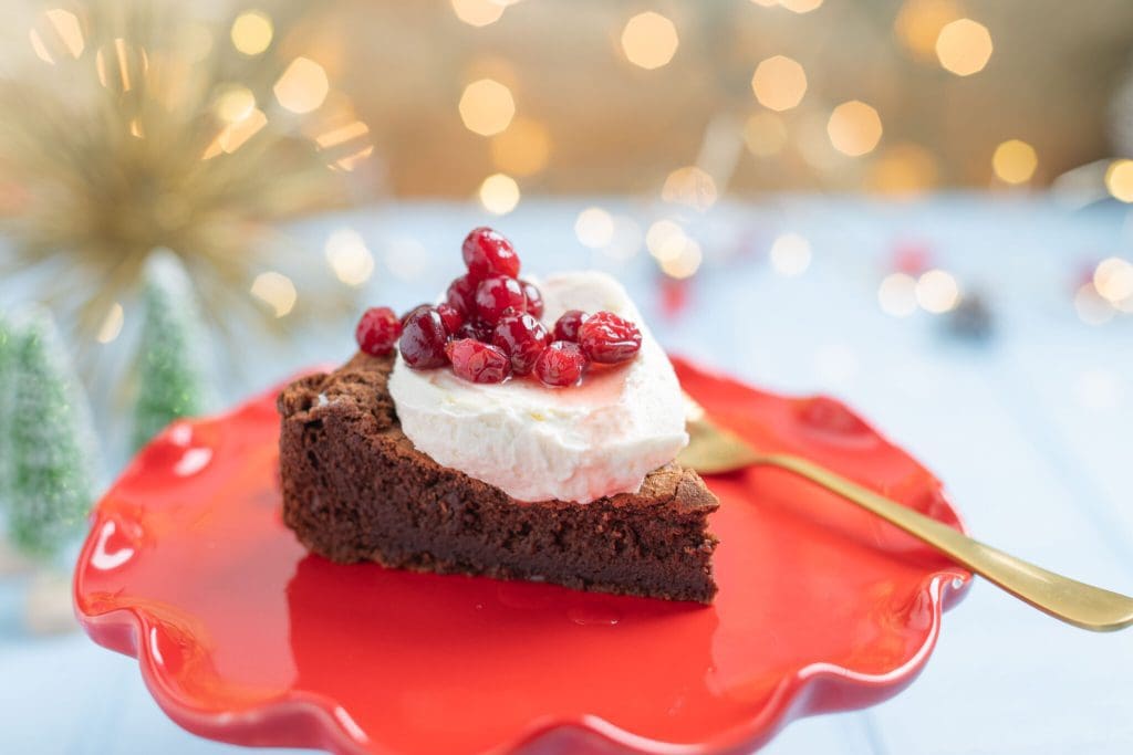 Maple Cranberry Dark Chocolate Cake - Gusto TV