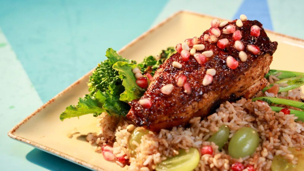 Pomegranate Glazed Chicken - Gusto TV