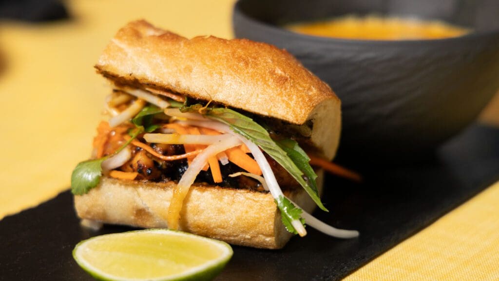 Chicken Satay Sandwich - Gusto TV